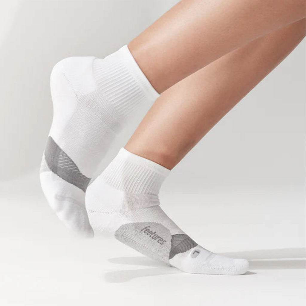 Feetures Elite Light Cushion Quarter Running Socks – Greaves Sports